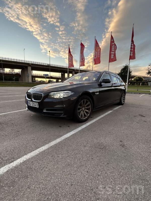 Brown BMW 520 2016 in Riga, with an engine capacity of 2.00 L and mileage of 286 thousand km for 10555 €, photo 7 on AUTOMOTO.COM.LV