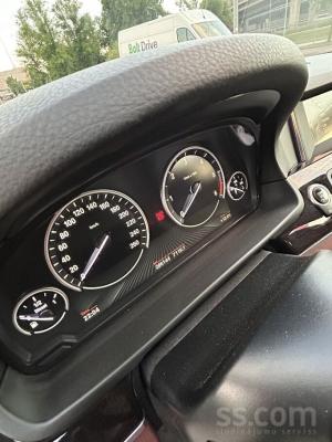 Brown BMW 520 2016 in Riga, with an engine capacity of 2.00 L and mileage of 286 thousand km for 10555 €, photo 10 on AUTOMOTO.COM.LV