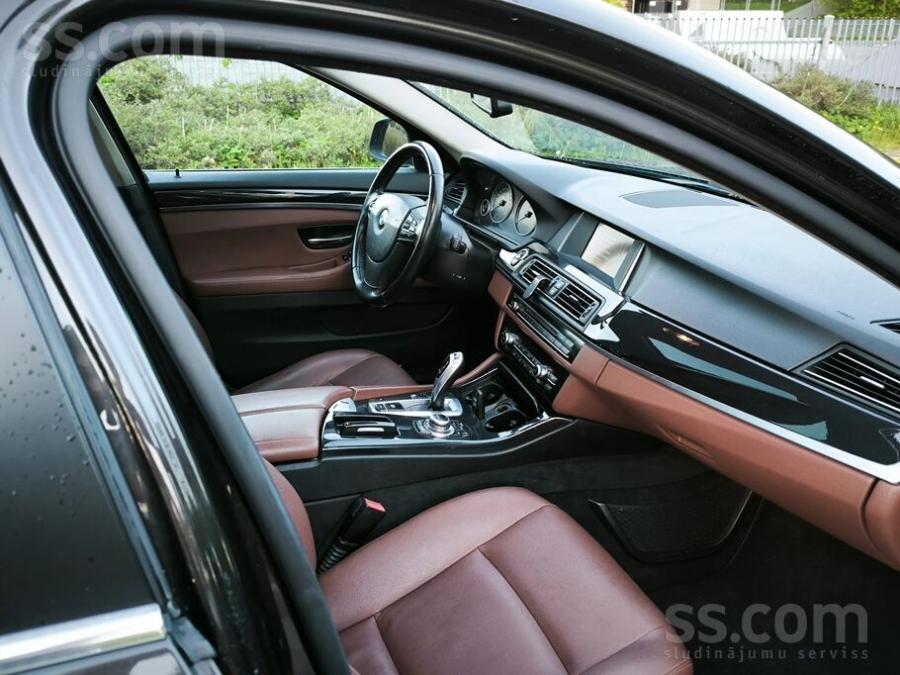 Brown BMW 520 2016 in Riga, with an engine capacity of 2.00 L and mileage of 267 thousand km for 11000 €, photo 11 on AUTOMOTO.COM.LV
