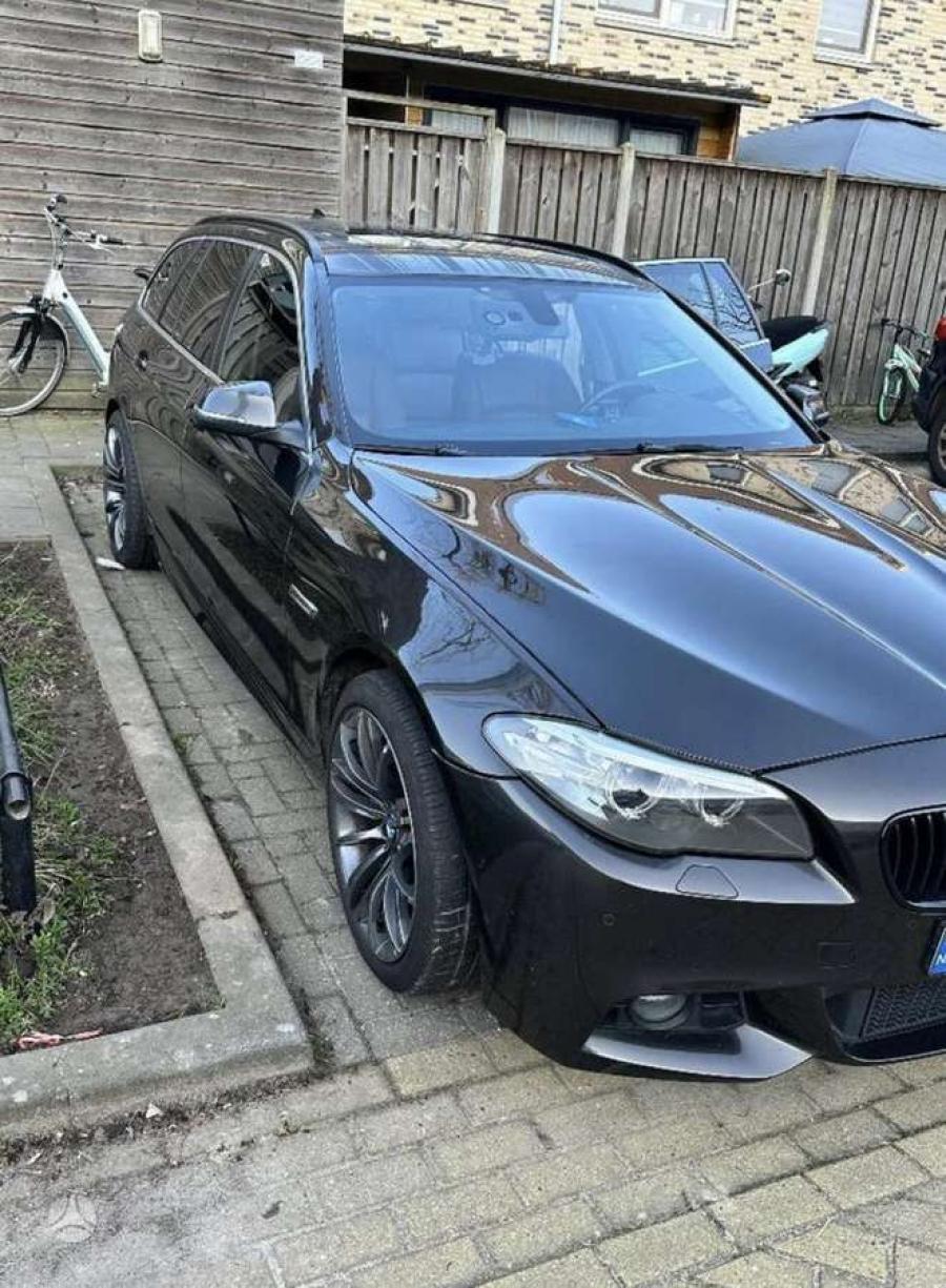 Brown BMW 520 2016 in Ukmerge, with an engine capacity of 2.00 L and mileage of 300 thousand km for 6200 €, photo 8 on AUTOMOTO.COM.LV