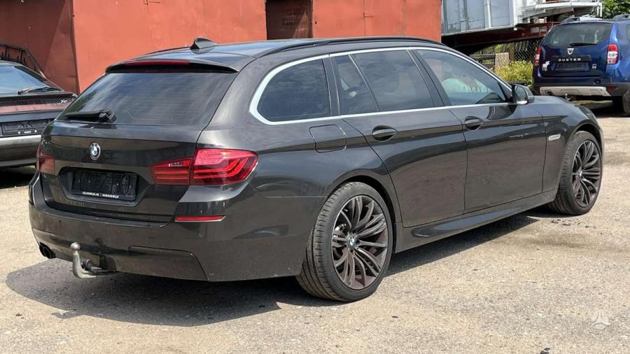 Brown BMW 520 2016 in Ukmerge, with an engine capacity of 2.00 L and mileage of 300 thousand km for 6200 €, photo 4 on AUTOMOTO.COM.LV