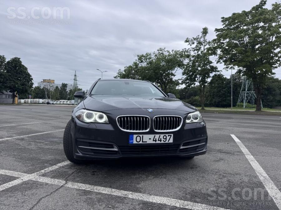Brown BMW 520 2016 in Riga, with an engine capacity of 2.00 L and mileage of 246 thousand km for 9650 €, photo 3 on AUTOMOTO.COM.LV