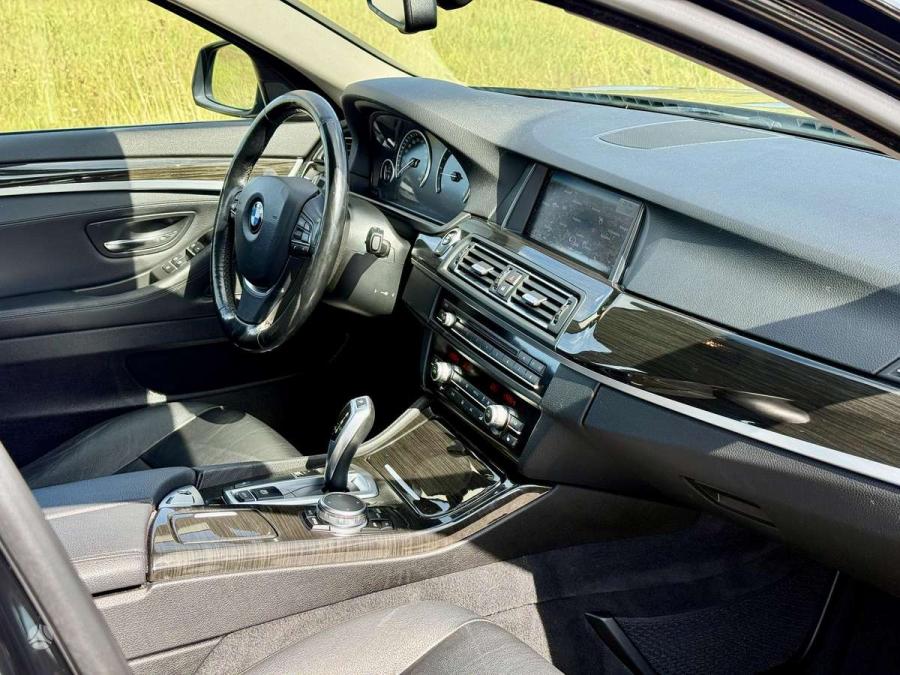 Brown BMW 520 2016 in Vilkaviskis, with an engine capacity of 2.00 L and mileage of 342 thousand km for 8900 €, photo 11 on AUTOMOTO.COM.LV