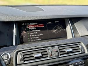 Brown BMW 520 2016 in Vilkaviskis, with an engine capacity of 2.00 L and mileage of 342 thousand km for 8900 €, photo 14 on AUTOMOTO.COM.LV