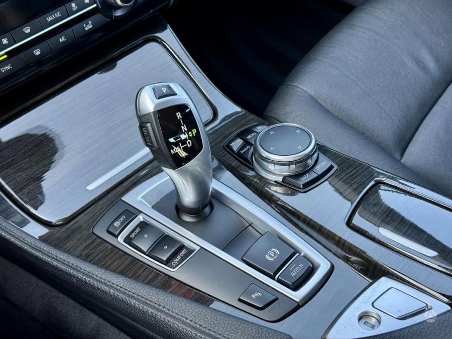Brown BMW 520 2016 in Vilkaviskis, with an engine capacity of 2.00 L and mileage of 342 thousand km for 8900 €, photo 17 on AUTOMOTO.COM.LV