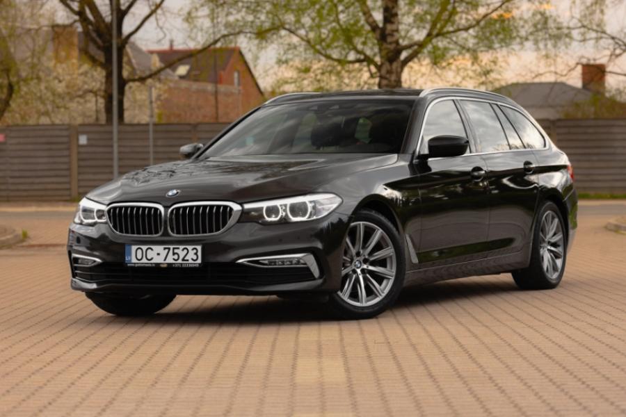 Brown BMW 520 2017 in Riga, with an engine capacity of 2.00 L and mileage of 216 thousand km for 18900 €, photo 3 on AUTOMOTO.COM.LV