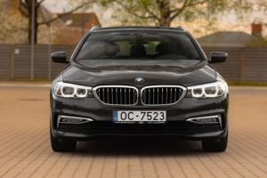 Brown BMW 520 2017 in Riga, with an engine capacity of 2.00 L and mileage of 216 thousand km for 18900 €, photo 4 on AUTOMOTO.COM.LV