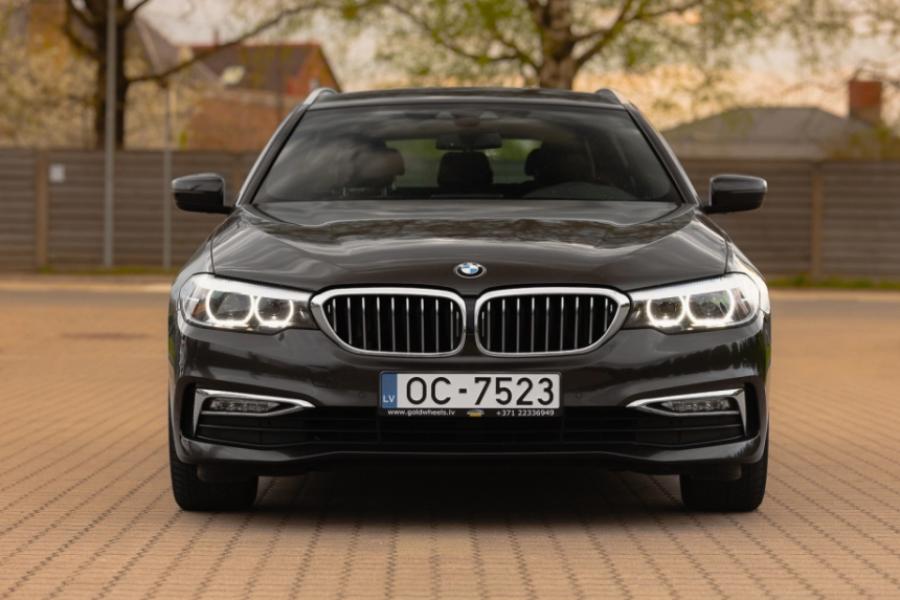 Brown BMW 520 2017 in Riga, with an engine capacity of 2.00 L and mileage of 216 thousand km for 18900 €, photo 4 on AUTOMOTO.COM.LV