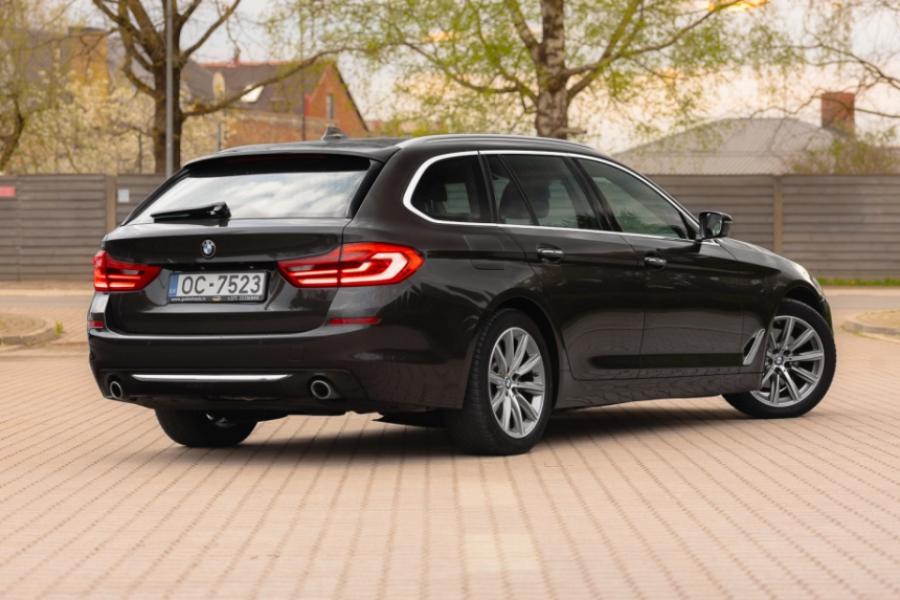 Brown BMW 520 2017 in Riga, with an engine capacity of 2.00 L and mileage of 216 thousand km for 18900 €, photo 5 on AUTOMOTO.COM.LV