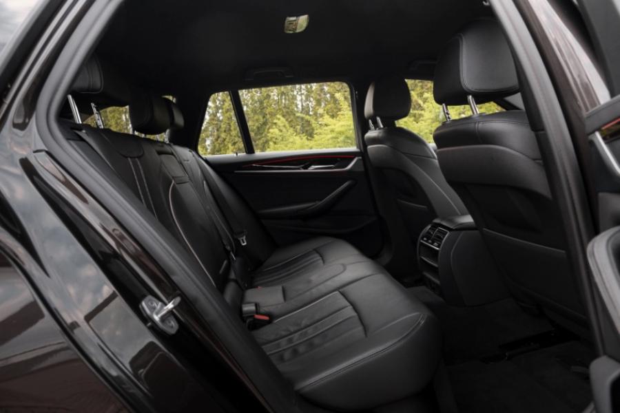 Brown BMW 520 2017 in Riga, with an engine capacity of 2.00 L and mileage of 216 thousand km for 18900 €, photo 20 on AUTOMOTO.COM.LV