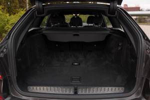 Brown BMW 520 2017 in Riga, with an engine capacity of 2.00 L and mileage of 216 thousand km for 18900 €, photo 21 on AUTOMOTO.COM.LV