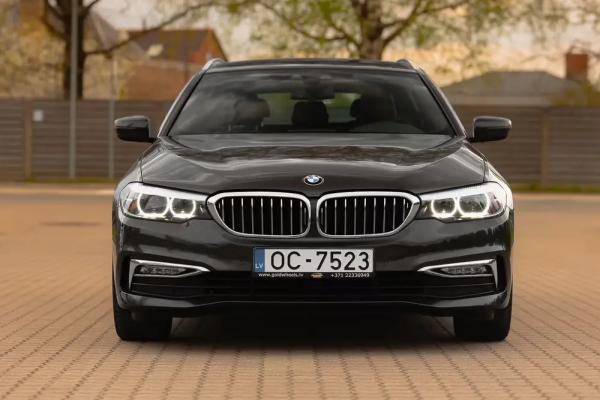 Brown BMW 520 2017 in Jelgava, with an engine capacity of 2.00 L and mileage of 216 thousand km for 16900 €, photo 3 on AUTOMOTO.COM.LV