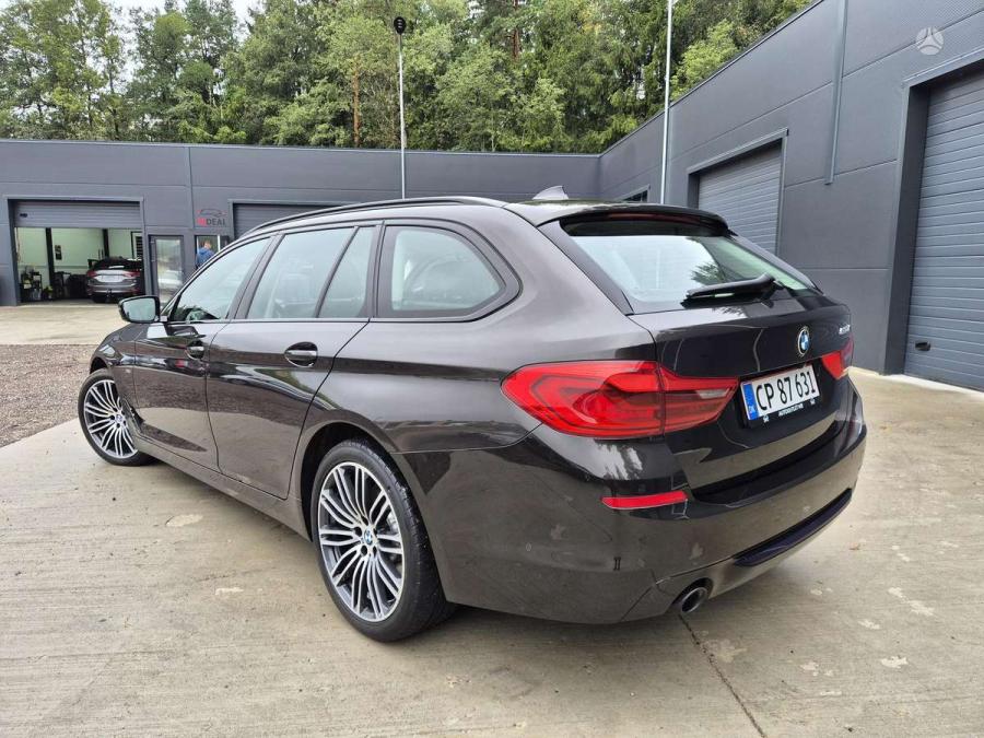 Brown BMW 520 2017 in Utena, with an engine capacity of 2.00 L and mileage of 331 thousand km for 13990 €, photo 4 on AUTOMOTO.COM.LV