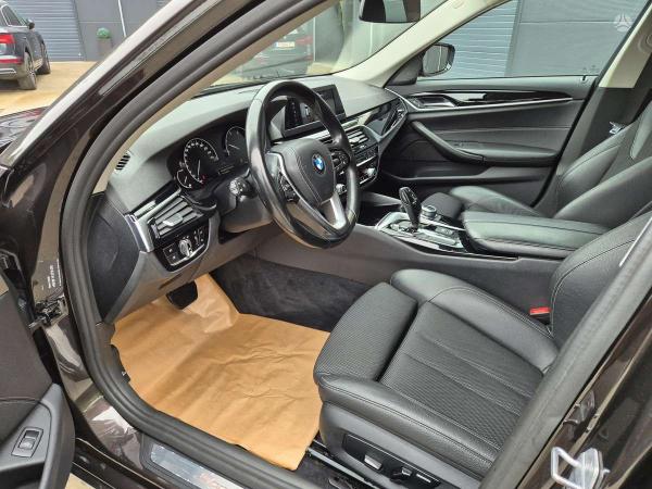 Brown BMW 520 2017 in Utena, with an engine capacity of 2.00 L and mileage of 331 thousand km for 13990 €, photo 10 on AUTOMOTO.COM.LV