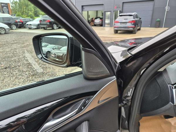 Brown BMW 520 2017 in Utena, with an engine capacity of 2.00 L and mileage of 331 thousand km for 13990 €, photo 11 on AUTOMOTO.COM.LV