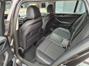 Brown BMW 520 2017 in Utena, with an engine capacity of 2.00 L and mileage of 331 thousand km for 13990 €, photo 12 on AUTOMOTO.COM.LV