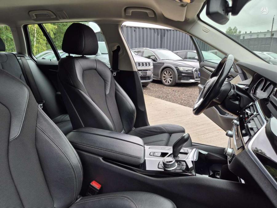 Brown BMW 520 2017 in Utena, with an engine capacity of 2.00 L and mileage of 331 thousand km for 13990 €, photo 16 on AUTOMOTO.COM.LV