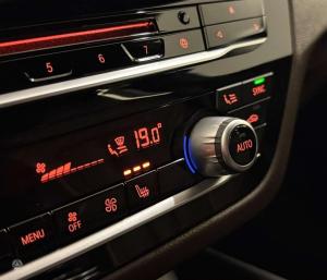 Brown BMW 520 2018 in Marijampole, with an engine capacity of 2.00 L and mileage of 187 thousand km for 17999 €, photo 13 on AUTOMOTO.COM.LV