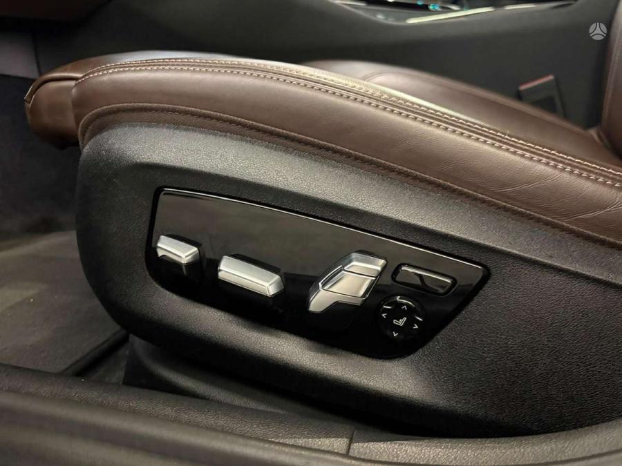 Brown BMW 520 2018 in Marijampole, with an engine capacity of 2.00 L and mileage of 187 thousand km for 17999 €, photo 33 on AUTOMOTO.COM.LV