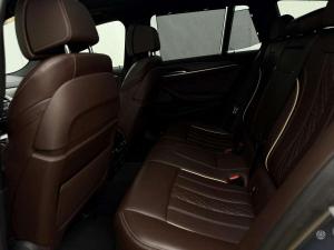 Brown BMW 520 2020 in Vilnius, with an engine capacity of 2.00 L and mileage of 167 thousand km for 28500 €, photo 12 on AUTOMOTO.COM.LV