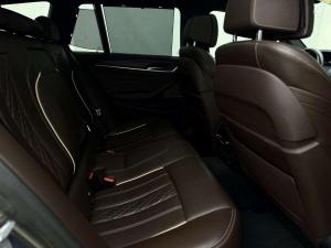 Brown BMW 520 2020 in Vilnius, with an engine capacity of 2.00 L and mileage of 167 thousand km for 28500 €, photo 15 on AUTOMOTO.COM.LV