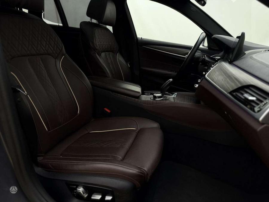 Brown BMW 520 2020 in Vilnius, with an engine capacity of 2.00 L and mileage of 167 thousand km for 28500 €, photo 16 on AUTOMOTO.COM.LV