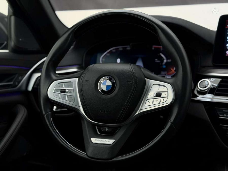 Brown BMW 520 2020 in Vilnius, with an engine capacity of 2.00 L and mileage of 167 thousand km for 28500 €, photo 20 on AUTOMOTO.COM.LV