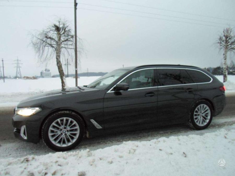 Brown BMW 520 2021 in Siauliai, with an engine capacity of 2.00 L and mileage of 199 thousand km for 23800 €, photo 23 on AUTOMOTO.COM.LV