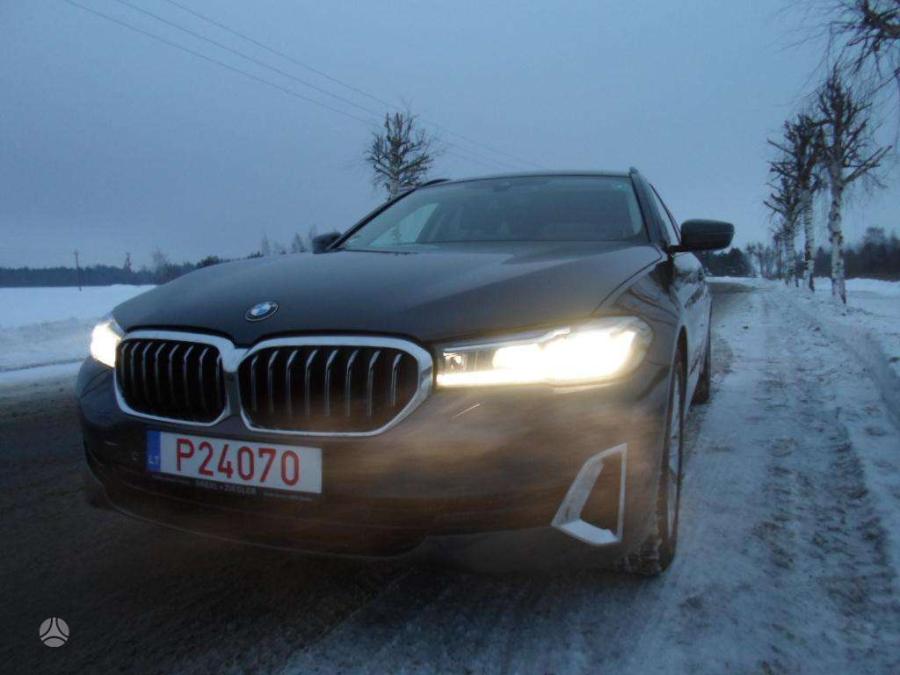 Brown BMW 520 2021 in Siauliai, with an engine capacity of 2.00 L and mileage of 199 thousand km for 23800 €, photo 33 on AUTOMOTO.COM.LV