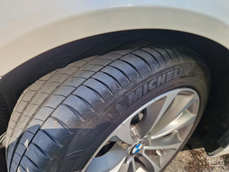 BMW 520 2011 in Prienai, with an engine capacity of 2.00 L and mileage of 335 thousand km for 11400 €, photo 12 on AUTOMOTO.COM.LV
