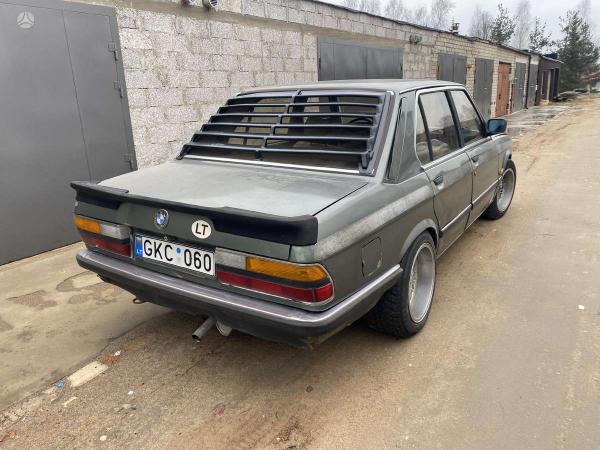 Green BMW 520 1982 in Alytus, with an engine capacity of 2.00 L and mileage of 123 thousand km for 2000 €, photo 4 on AUTOMOTO.COM.LV