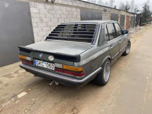 Green BMW 520 1982 in Alytus, with an engine capacity of 2.00 L and mileage of 123 thousand km for 2000 €, photo 4 on AUTOMOTO.COM.LV