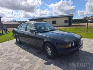 Zaļš BMW 520 1990 Dobele, ar dzinēja tilpumu 2.00 L un nobraukumu 312 tūkst. km par 4000 €, foto  vietnē AUTOMOTO.COM.LV