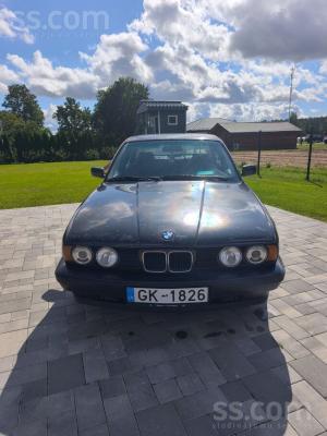 Zaļš BMW 520 1990 Dobele, ar dzinēja tilpumu 2.00 L un nobraukumu 312 tūkst. km par 4000 €, foto 3 vietnē AUTOMOTO.COM.LV