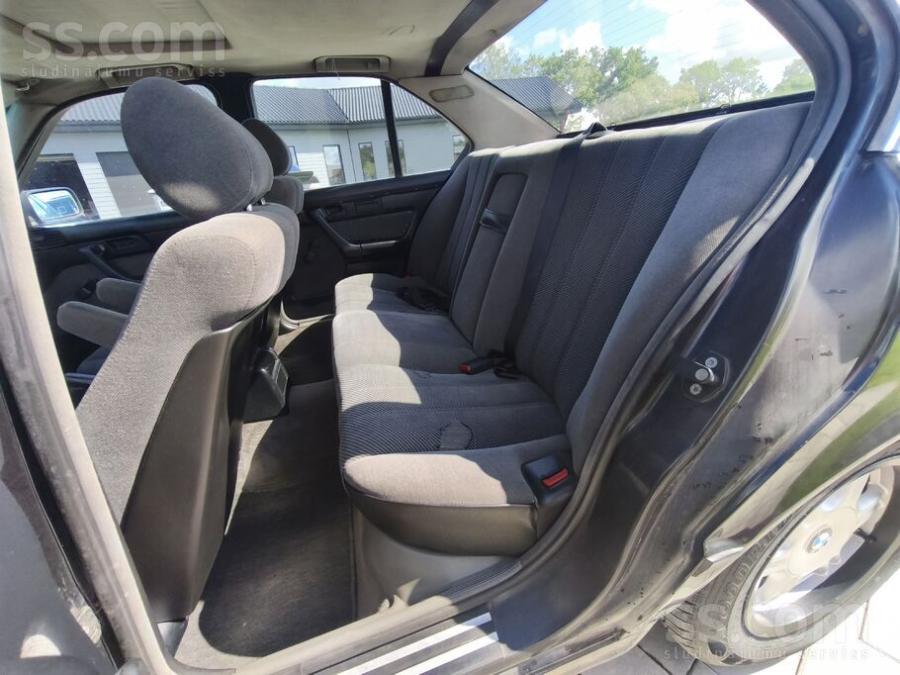 Zaļš BMW 520 1990 Dobele, ar dzinēja tilpumu 2.00 L un nobraukumu 312 tūkst. km par 4000 €, foto 11 vietnē AUTOMOTO.COM.LV
