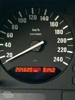 Zaļš BMW 520 1994 Viļņa, ar dzinēja tilpumu 2.00 L un nobraukumu 205 tūkst. km par 4000 €, foto 14 vietnē AUTOMOTO.COM.LV
