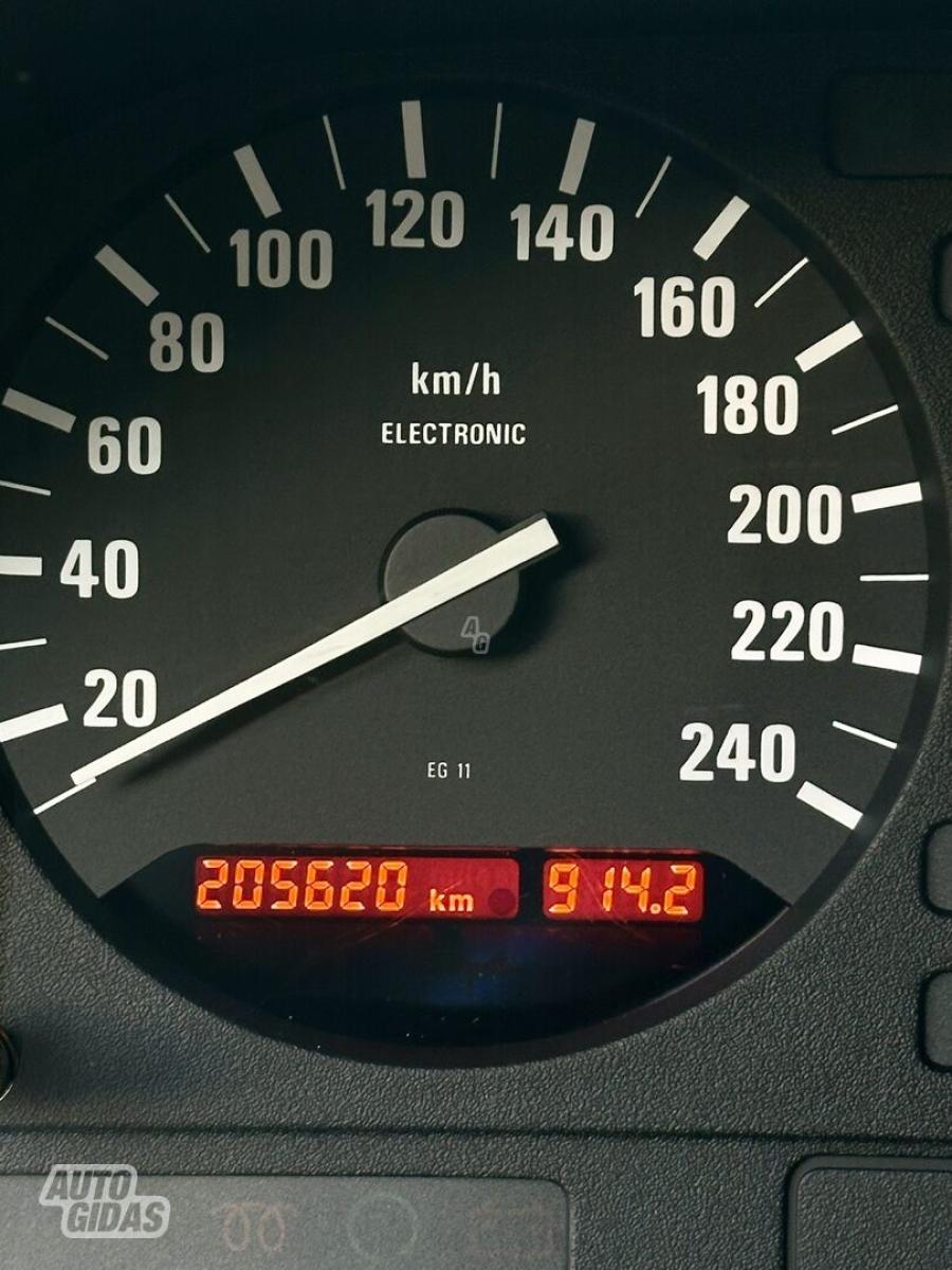 Zaļš BMW 520 1994 Viļņa, ar dzinēja tilpumu 2.00 L un nobraukumu 205 tūkst. km par 4000 €, foto 14 vietnē AUTOMOTO.COM.LV