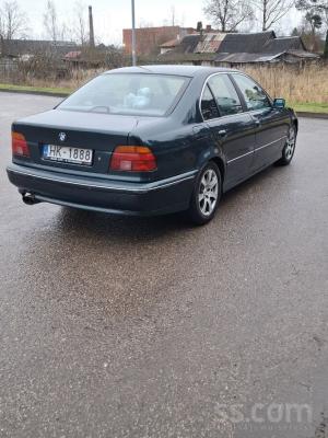 Green BMW 520 1996 in Riga, with an engine capacity of 2.00 L and mileage of 0 thousand km for 3700 €, photo 4 on AUTOMOTO.COM.LV