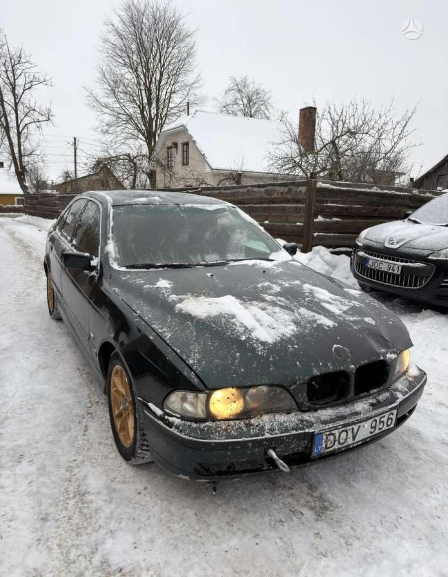 Зеленый БМВ 520 1997 в Мажейкяй, объемом двигателя 2.00 л и пробегом 300 тыс. км за 900 €, фото 1 на AUTOMOTO.COM.LV