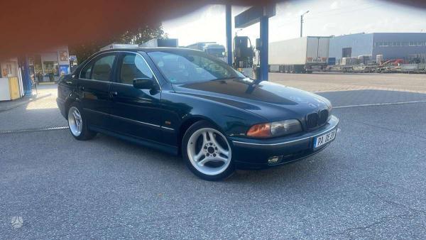 Zaļš BMW 520 1997 Marijampole, ar dzinēja tilpumu 1.99 L un nobraukumu 270 tūkst. km par 2999 €, foto 1 vietnē AUTOMOTO.COM.LV
