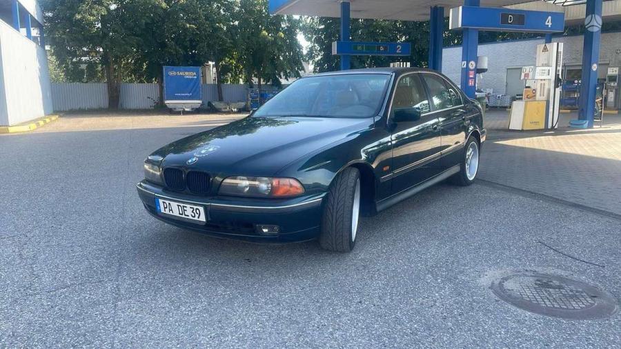 Green BMW 520 1997 in Marijampole, with an engine capacity of 1.99 L and mileage of 270 thousand km for 2999 €, photo 8 on AUTOMOTO.COM.LV