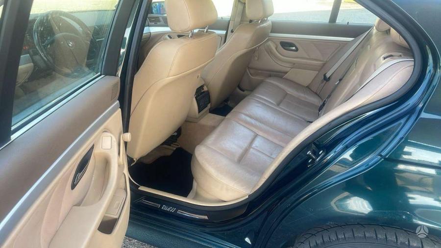 Green BMW 520 1997 in Marijampole, with an engine capacity of 1.99 L and mileage of 270 thousand km for 2999 €, photo 13 on AUTOMOTO.COM.LV