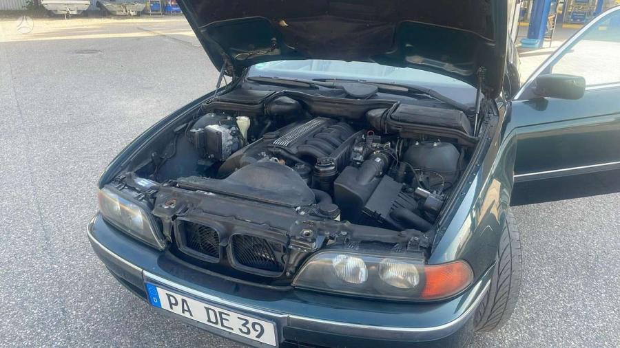 Green BMW 520 1997 in Marijampole, with an engine capacity of 1.99 L and mileage of 270 thousand km for 2999 €, photo 17 on AUTOMOTO.COM.LV