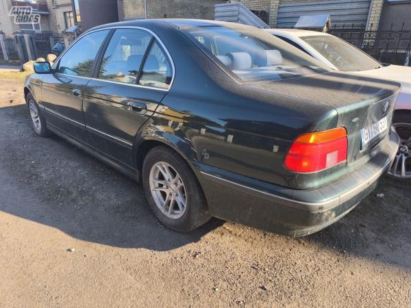 Зеленый БМВ 520 2000 в Паневежис, объемом двигателя 2.00 л и пробегом 307 тыс. км за 1500 €, фото 4 на AUTOMOTO.COM.LV
