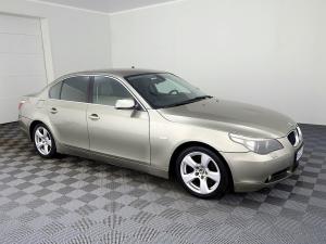 Green BMW 520 2003 in Tallinn, with an engine capacity of 2.20 L and mileage of 475 thousand km for 1299 €, photo 9 on AUTOMOTO.COM.LV