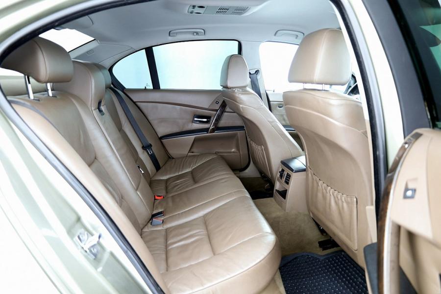 Green BMW 520 2003 in Tallinn, with an engine capacity of 2.20 L and mileage of 475 thousand km for 1299 €, photo 15 on AUTOMOTO.COM.LV