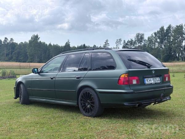 Green BMW 520 2003 in Riga, with an engine capacity of 2.20 L and mileage of 420 thousand km for 2550 €, photo 4 on AUTOMOTO.COM.LV