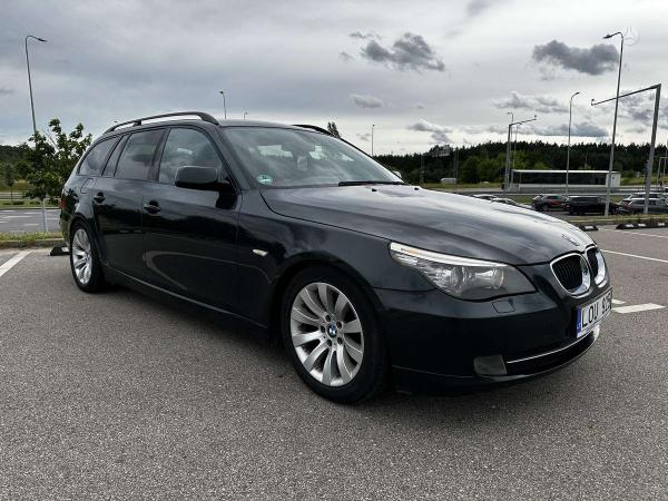 Zaļš BMW 520 2007 Viļņa, ar dzinēja tilpumu 2.00 L un nobraukumu 322 tūkst. km par 3500 €, foto 3 vietnē AUTOMOTO.COM.LV