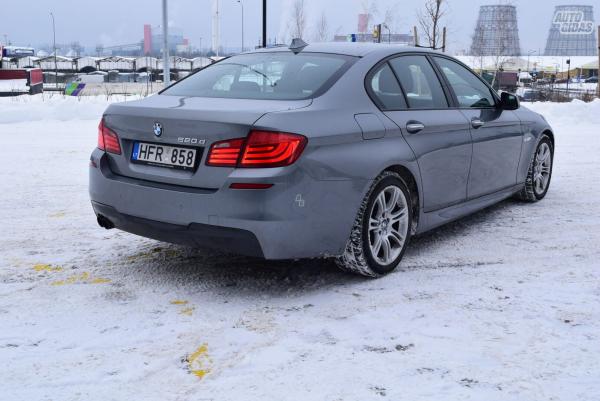 Grey BMW 520 2011 in Vilnius, with an engine capacity of 2.00 L and mileage of 306 thousand km for 10400 €, photo 5 on AUTOMOTO.COM.LV