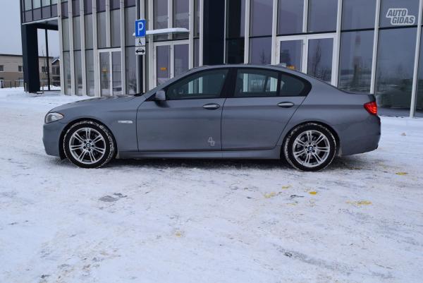 Grey BMW 520 2011 in Vilnius, with an engine capacity of 2.00 L and mileage of 306 thousand km for 10400 €, photo 8 on AUTOMOTO.COM.LV
